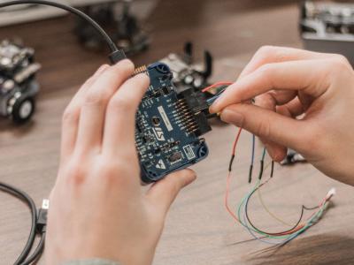 Academics | Electrical Engineering and Computer Science | College of ...